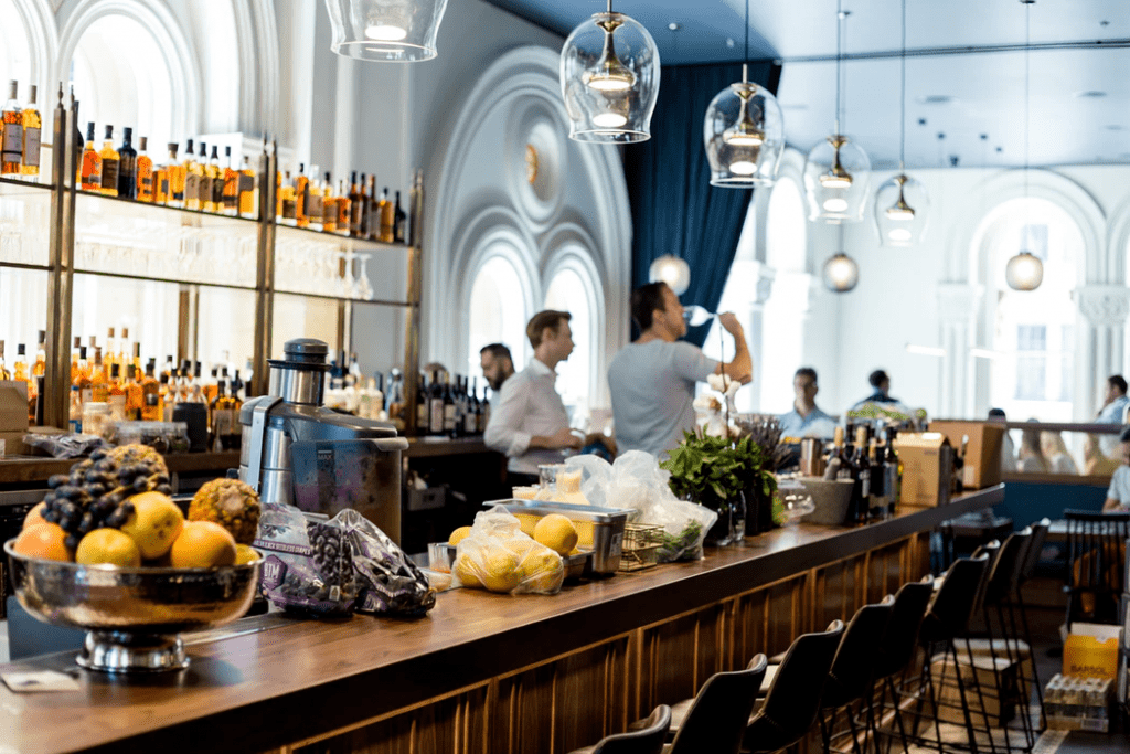 15 Onboarding Best Practices To Make New Employees Feel Welcome