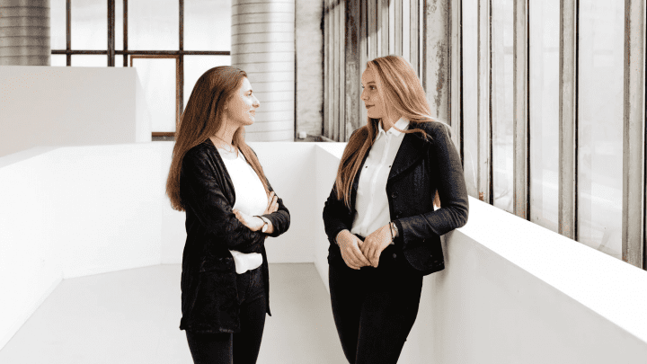 Dress Code Policy: The Complete Guide For Managers - Sling