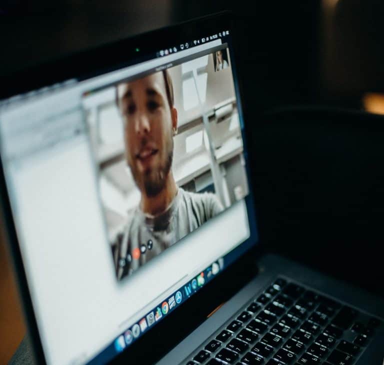 Virtual Training 101: The Complete Guide For Managers - Sling